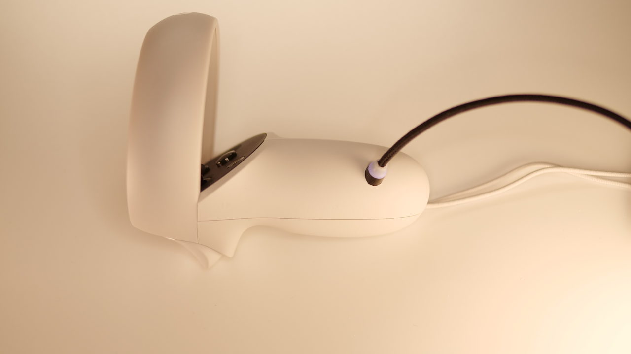 How to charge your Oculus Quest 2 controller (2022) - IT基礎